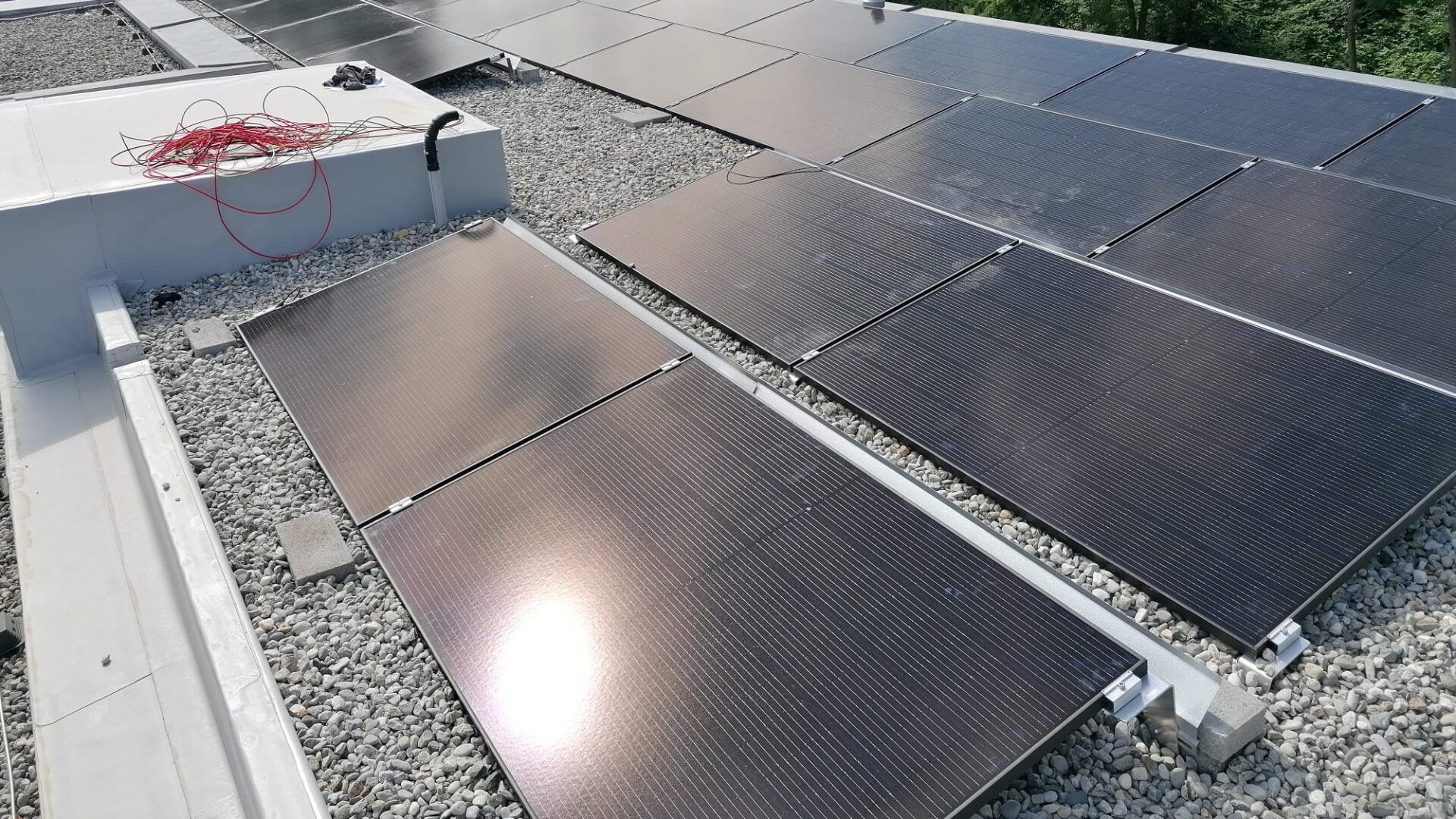 12 kWp solar energy on a flat roof - Vivatro GmbH